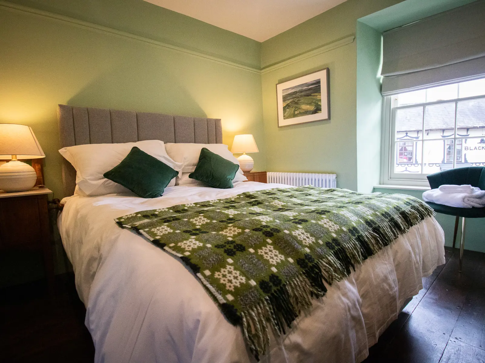 Y Castell Llangadog – Historic Georgian Inn in Carmarthenshire